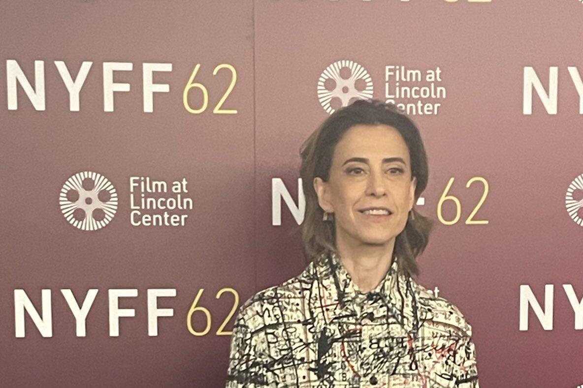 13 looks usados por Fernanda Torres na divulgação de seu filme